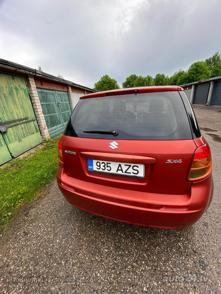 Suzuki SX4 2007 Pērnava, ar dzinēja tilpumu 1.50 L un nobraukumu 250 tūkst. km par 2250 €, foto 4 vietnē AUTOMOTO.COM.LV