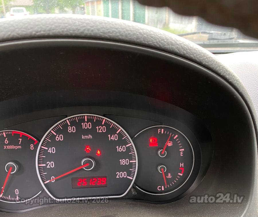 Suzuki SX4 2007 Pērnava, ar dzinēja tilpumu 1.50 L un nobraukumu 250 tūkst. km par 2250 €, foto 7 vietnē AUTOMOTO.COM.LV