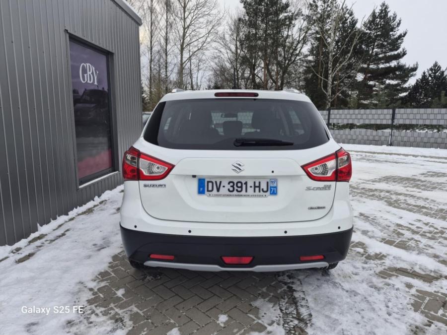Suzuki SX4 2015 in Taurage, with an engine capacity of 1.60 L and mileage of 248 thousand km for 4900 €, photo 4 on AUTOMOTO.COM.LV