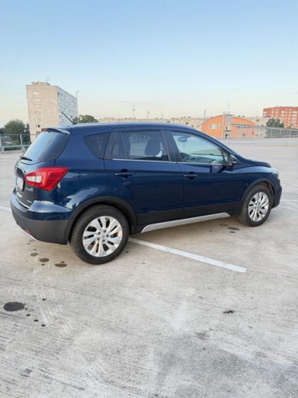 Suzuki SX4 2017 in Narva, with an engine capacity of 1.00 L and mileage of 162 thousand km for 12500 €, photo 4 on AUTOMOTO.COM.LV