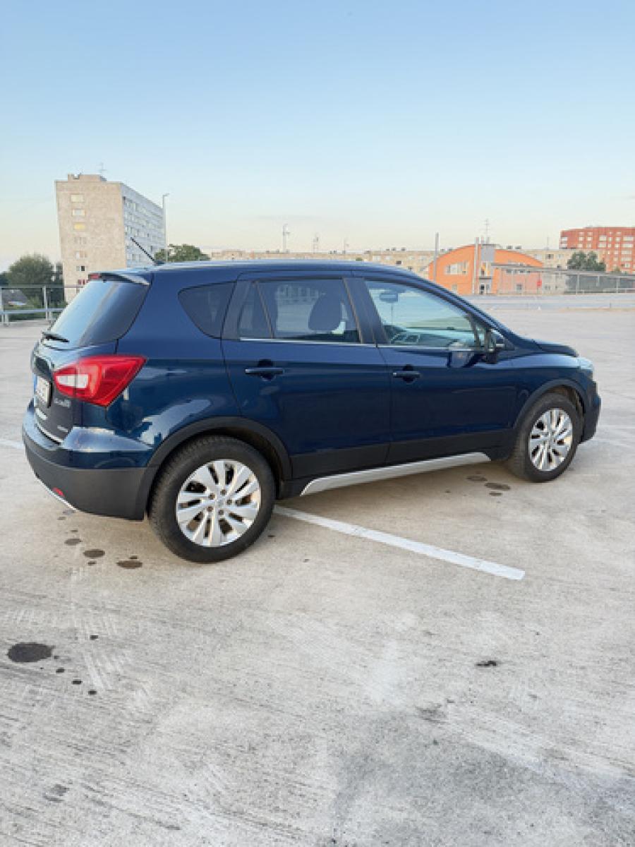Suzuki SX4 2017 in Narva, with an engine capacity of 1.00 L and mileage of 162 thousand km for 12500 €, photo 5 on AUTOMOTO.COM.LV