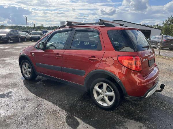 Orange Suzuki SX4 2007 in Utena, with an engine capacity of 1.90 L and mileage of 151 thousand km for 2300 €, photo 4 on AUTOMOTO.COM.LV