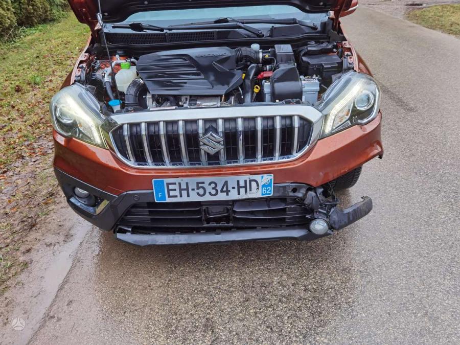 Orange Suzuki SX4 2016 in Kaunas, with an engine capacity of 1.59 L and mileage of 231 thousand km for 6300 €, photo 23 on AUTOMOTO.COM.LV