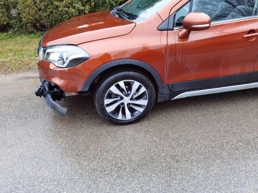 Orange Suzuki SX4 2016 in Kaunas, with an engine capacity of 1.59 L and mileage of 231 thousand km for 6300 €, photo 36 on AUTOMOTO.COM.LV