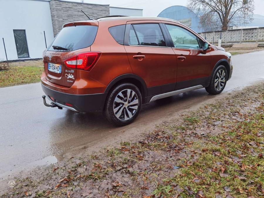 Orange Suzuki SX4 2016 in Kaunas, with an engine capacity of 1.59 L and mileage of 231 thousand km for 6300 €, photo 39 on AUTOMOTO.COM.LV