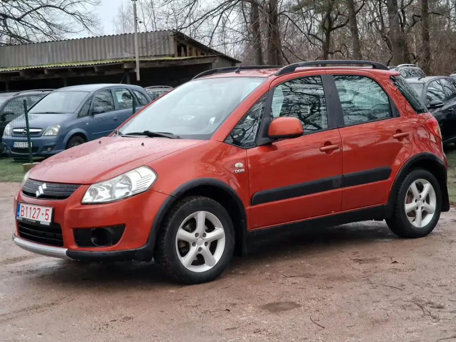 Orange Suzuki SX4 2009 in Grobiņa, with an engine capacity of 1.90 L and mileage of 341 thousand km for 2450 €, photo 3 on AUTOMOTO.COM.LV