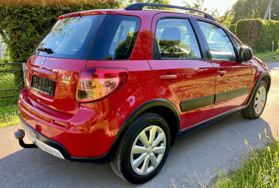 Red Suzuki SX4 2013 in Kelme, with an engine capacity of 2.00 L and mileage of 277 thousand km for 2800 €, photo 5 on AUTOMOTO.COM.LV