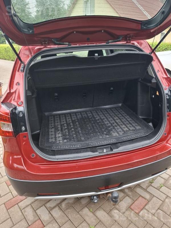 Sarkans Suzuki SX4 2018 Saldus, ar dzinēja tilpumu 1.00 L un nobraukumu 64 tūkst. km par 14599 €, foto 5 vietnē AUTOMOTO.COM.LV