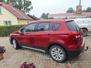 Red Suzuki SX4 2018 in Saldus, with an engine capacity of 1.00 L and mileage of 64 thousand km for 13000 €, photo 5 on AUTOMOTO.COM.LV