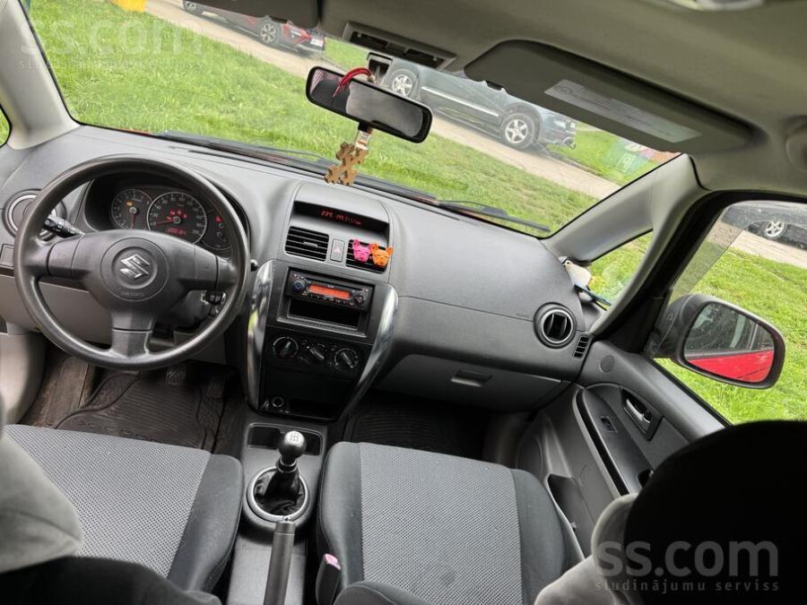 Красный Сузуки СХ4 2006 в Добеле, объемом двигателя 1.50 л и пробегом 200 тыс. км за 700 €, фото 7 на AUTOMOTO.COM.LV