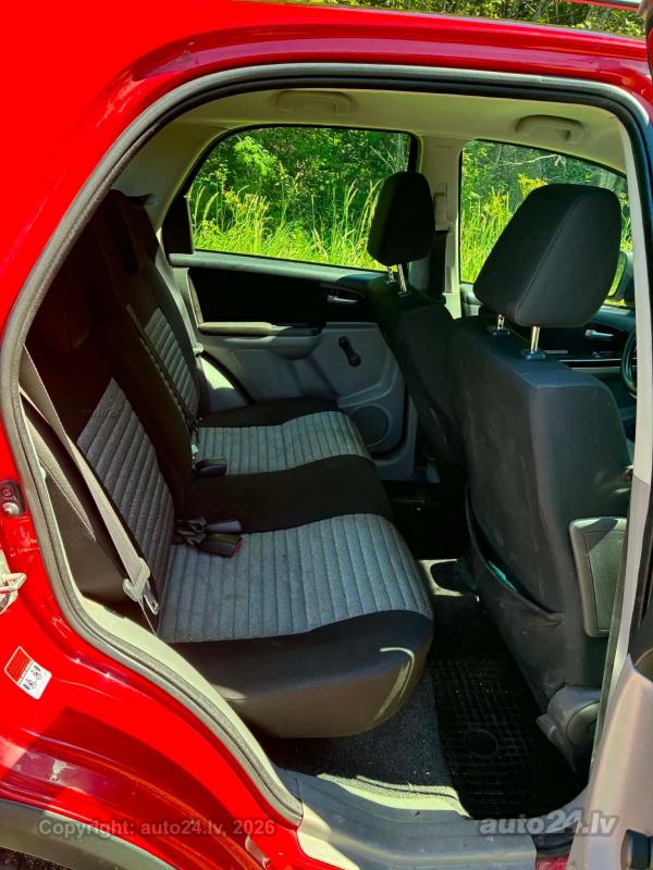 Red Suzuki SX4 2011 in Haapsalu, with an engine capacity of 1.60 L and mileage of 130 thousand km for 3900 €, photo 6 on AUTOMOTO.COM.LV