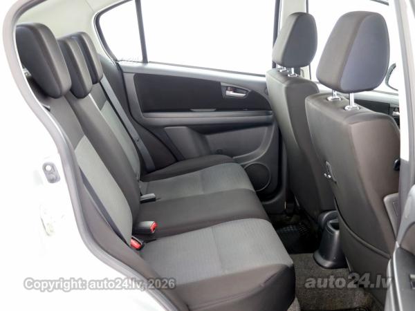 Suzuki SX4 2007 Tallina, ar dzinēja tilpumu 1.60 L un nobraukumu 176 tūkst. km par 1599 €, foto 7 vietnē AUTOMOTO.COM.LV