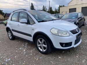 White Suzuki SX4 2009 in Birzai, with an engine capacity of 1.56 L and mileage of 259 thousand km for 2450 €, photo 3 on AUTOMOTO.COM.LV