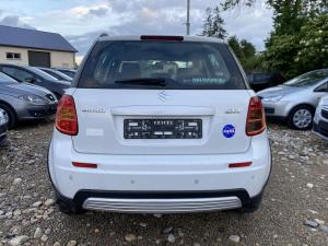 White Suzuki SX4 2009 in Birzai, with an engine capacity of 1.56 L and mileage of 259 thousand km for 2450 €, photo 7 on AUTOMOTO.COM.LV