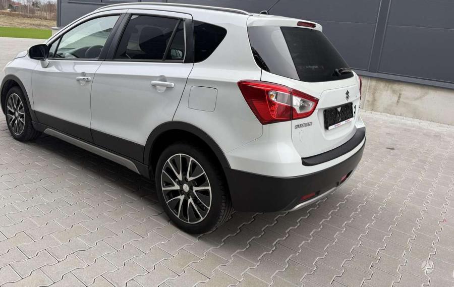 Balts Suzuki SX4 2014 Šauļi, ar dzinēja tilpumu 1.59 L un nobraukumu 230 tūkst. km par 3950 €, foto 6 vietnē AUTOMOTO.COM.LV