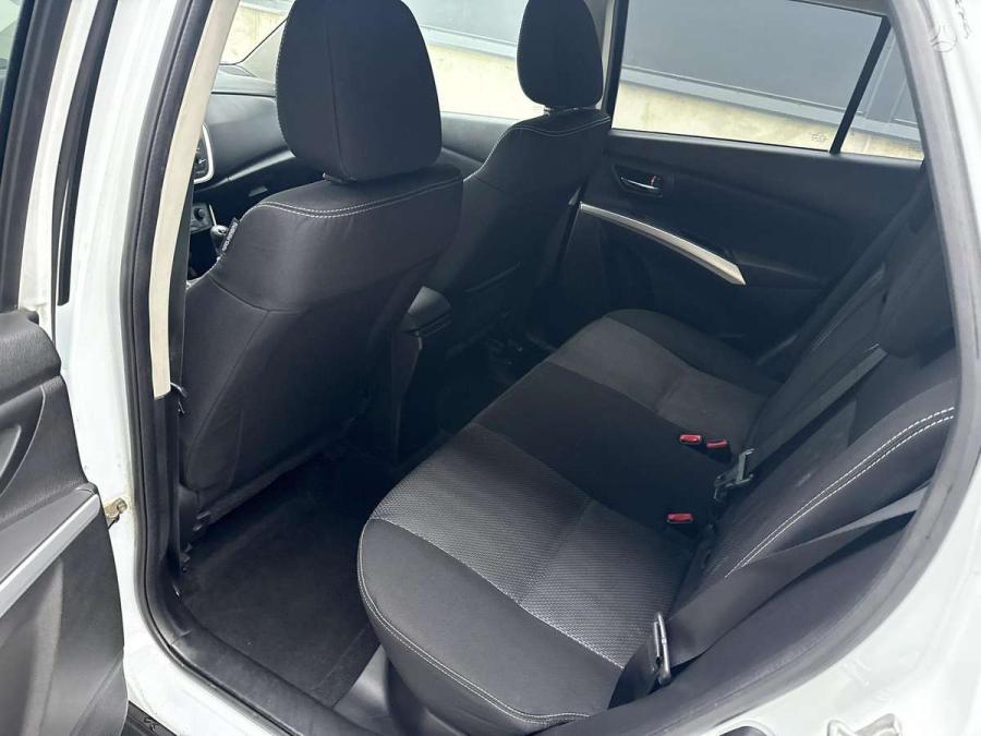 Balts Suzuki SX4 2014 Šauļi, ar dzinēja tilpumu 1.59 L un nobraukumu 230 tūkst. km par 3950 €, foto 14 vietnē AUTOMOTO.COM.LV
