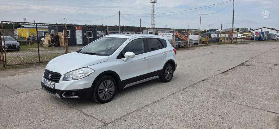 Balts Suzuki SX4 2015 Viļņa, ar dzinēja tilpumu 1.60 L un nobraukumu 240 tūkst. km par 5300 €, foto 3 vietnē AUTOMOTO.COM.LV