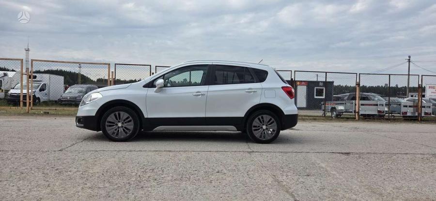 Balts Suzuki SX4 2015 Viļņa, ar dzinēja tilpumu 1.60 L un nobraukumu 240 tūkst. km par 5300 €, foto 4 vietnē AUTOMOTO.COM.LV