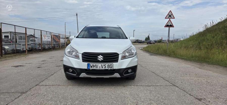 Balts Suzuki SX4 2015 Viļņa, ar dzinēja tilpumu 1.60 L un nobraukumu 240 tūkst. km par 5300 €, foto 5 vietnē AUTOMOTO.COM.LV