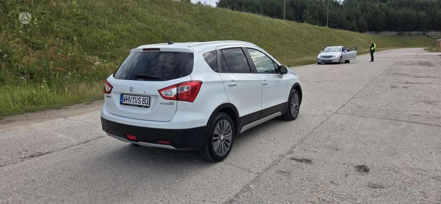 Balts Suzuki SX4 2015 Viļņa, ar dzinēja tilpumu 1.60 L un nobraukumu 240 tūkst. km par 5300 €, foto 7 vietnē AUTOMOTO.COM.LV