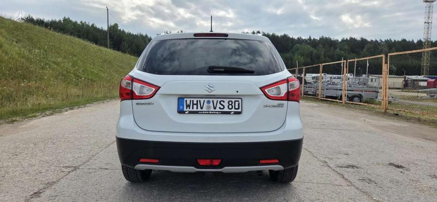 Balts Suzuki SX4 2015 Viļņa, ar dzinēja tilpumu 1.60 L un nobraukumu 240 tūkst. km par 5300 €, foto 8 vietnē AUTOMOTO.COM.LV