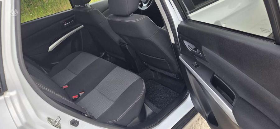 Balts Suzuki SX4 2015 Viļņa, ar dzinēja tilpumu 1.60 L un nobraukumu 240 tūkst. km par 5300 €, foto 14 vietnē AUTOMOTO.COM.LV