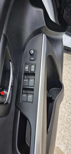 Balts Suzuki SX4 2015 Viļņa, ar dzinēja tilpumu 1.60 L un nobraukumu 240 tūkst. km par 5300 €, foto 18 vietnē AUTOMOTO.COM.LV