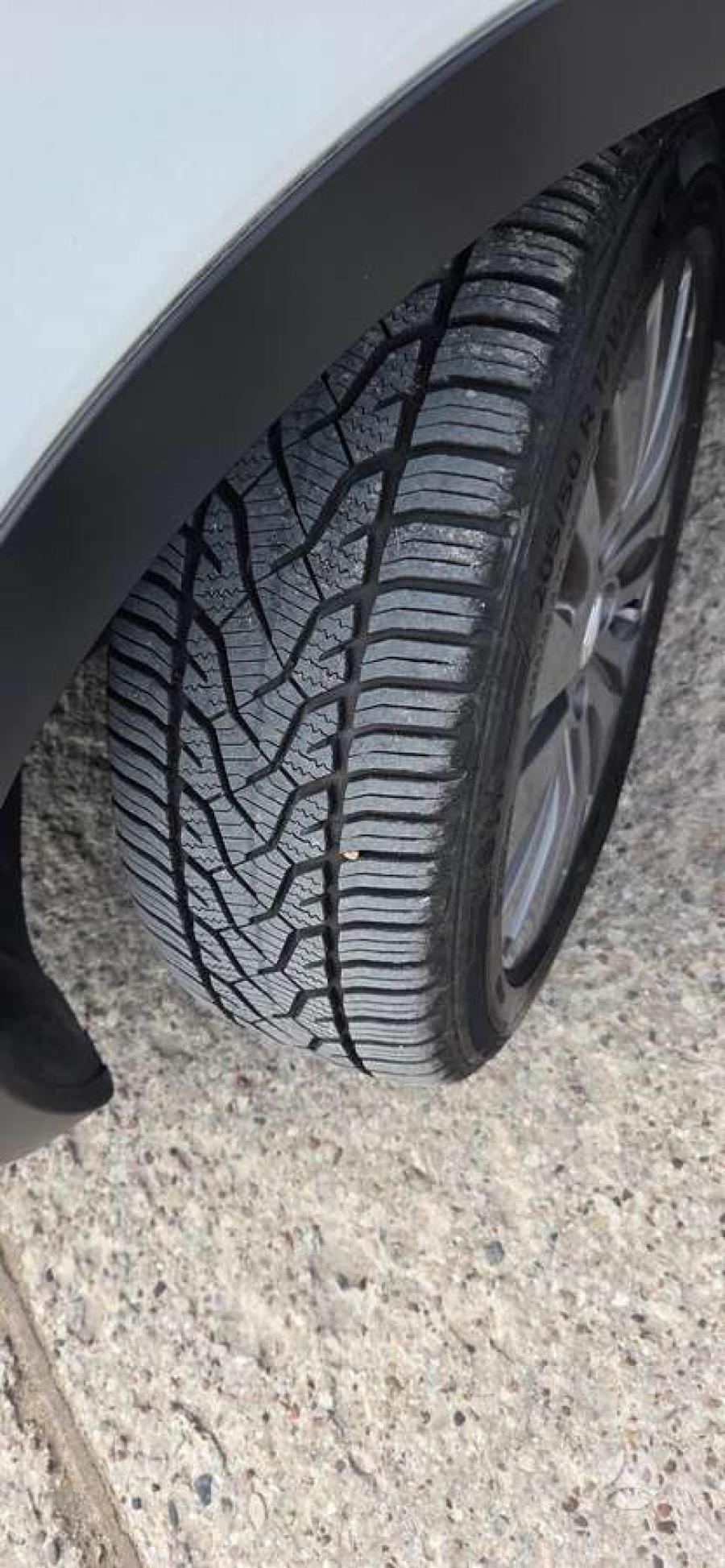 Balts Suzuki SX4 2015 Viļņa, ar dzinēja tilpumu 1.60 L un nobraukumu 240 tūkst. km par 5300 €, foto 24 vietnē AUTOMOTO.COM.LV