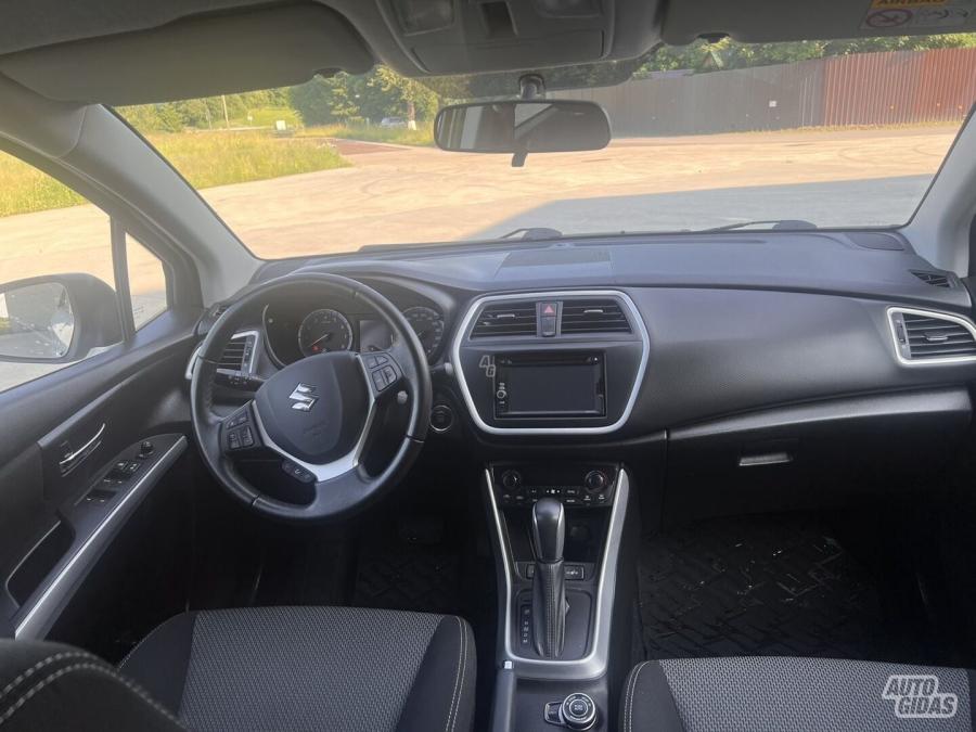 White Suzuki SX4 2015 in Plunge, with an engine capacity of 1.60 L and mileage of 128 thousand km for 8000 €, photo 4 on AUTOMOTO.COM.LV