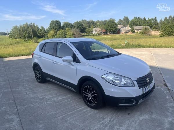 White Suzuki SX4 2015 in Plunge, with an engine capacity of 1.60 L and mileage of 128 thousand km for 8000 €, photo 6 on AUTOMOTO.COM.LV