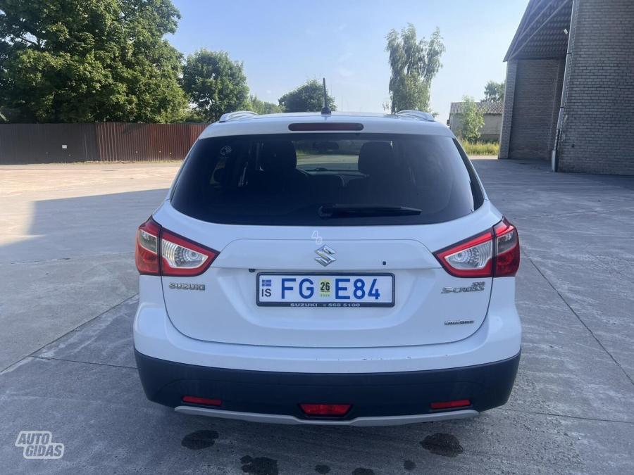White Suzuki SX4 2015 in Plunge, with an engine capacity of 1.60 L and mileage of 128 thousand km for 8000 €, photo 14 on AUTOMOTO.COM.LV