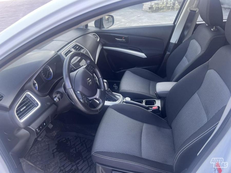 White Suzuki SX4 2015 in Plunge, with an engine capacity of 1.60 L and mileage of 128 thousand km for 8000 €, photo 19 on AUTOMOTO.COM.LV