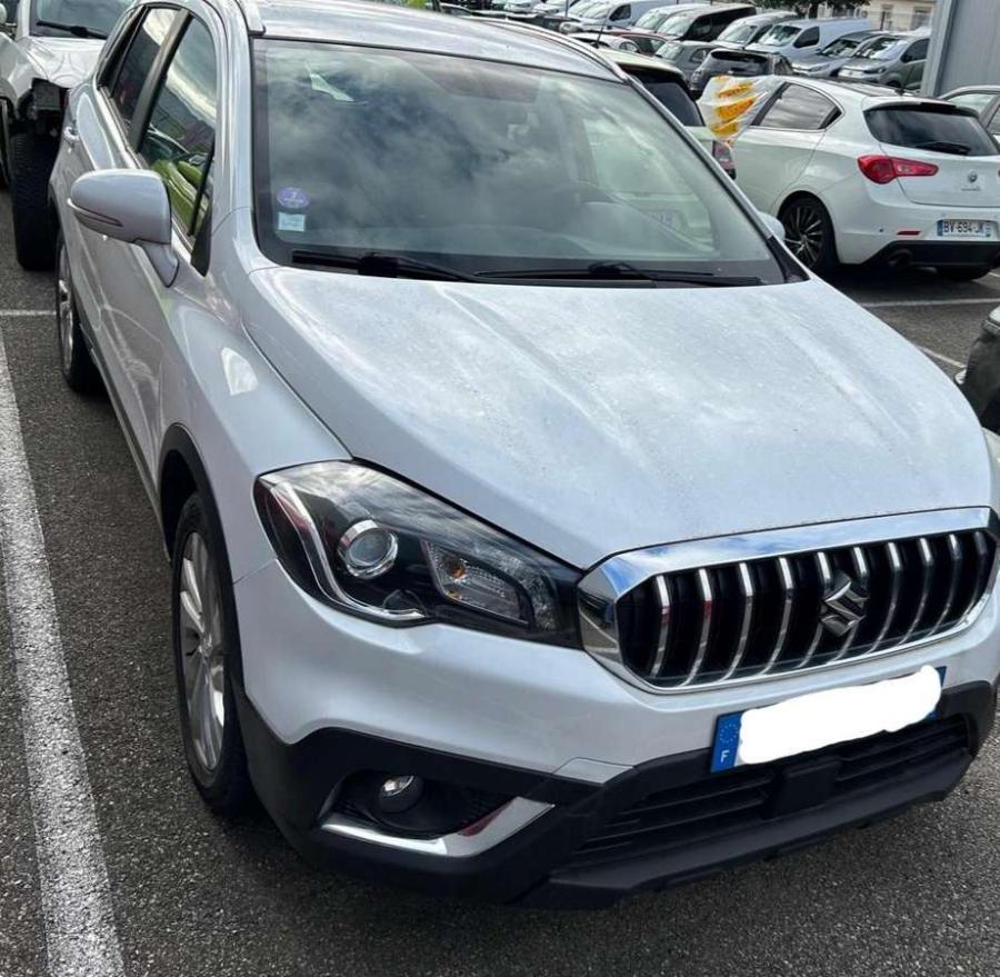 Balts Suzuki SX4 2019 Tauragė, ar dzinēja tilpumu 1.00 L un nobraukumu 65 tūkst. km par 10900 €, foto 3 vietnē AUTOMOTO.COM.LV