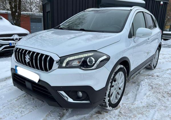 White Suzuki SX4 2019 in Taurage, with an engine capacity of 1.00 L and mileage of 65 thousand km for 10200 €, photo 1 on AUTOMOTO.COM.LV
