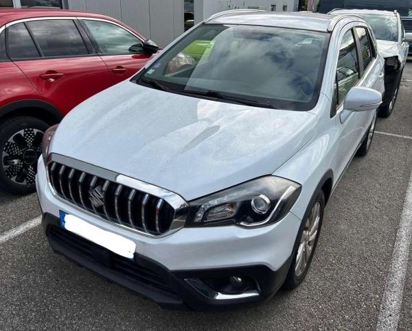 Balts Suzuki SX4 2019 Tauragė, ar dzinēja tilpumu 1.00 L un nobraukumu 65 tūkst. km par 10400 €, foto 4 vietnē AUTOMOTO.COM.LV