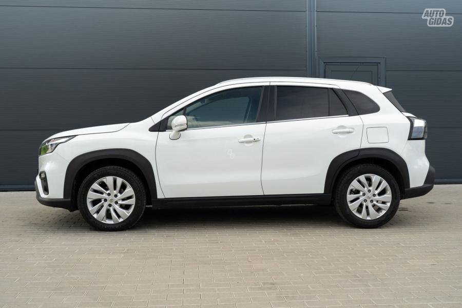 White Suzuki SX4 2023 in Vilnius, with an engine capacity of 1.40 L and mileage of 159 thousand km for 14950 €, photo 8 on AUTOMOTO.COM.LV