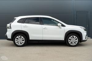 White Suzuki SX4 2023 in Vilnius, with an engine capacity of 1.40 L and mileage of 159 thousand km for 14950 €, photo 10 on AUTOMOTO.COM.LV