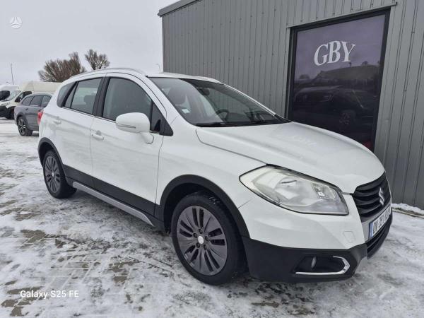 White Suzuki SX4 2015 in Taurage, with an engine capacity of 1.60 L and mileage of 248 thousand km for 4900 €, photo 3 on AUTOMOTO.COM.LV