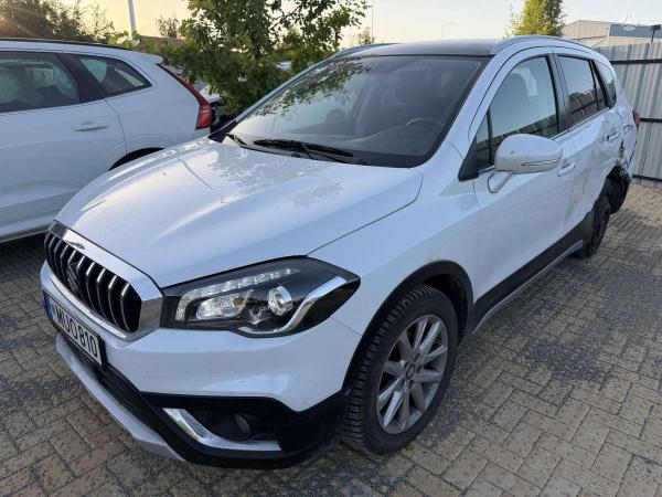White Suzuki SX4 2018 in Siauliai, with an engine capacity of 1.00 L and mileage of 67 thousand km for 4200 €, photo 3 on AUTOMOTO.COM.LV