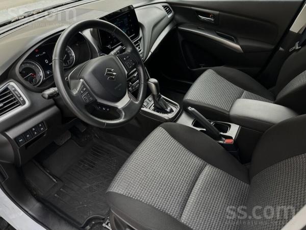 White Suzuki SX4 2022 in Riga, with an engine capacity of 1.40 L and mileage of 54 thousand km for 16550 €, photo 9 on AUTOMOTO.COM.LV