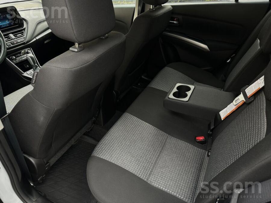 White Suzuki SX4 2022 in Riga, with an engine capacity of 1.40 L and mileage of 54 thousand km for 16550 €, photo 22 on AUTOMOTO.COM.LV