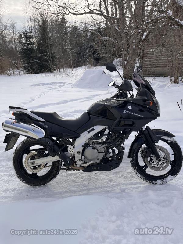 Black Suzuki V-Strom 650 2004 in Tallinn, with an engine capacity of 0.65 L and mileage of 57 thousand km for 2990 €, photo 2 on AUTOMOTO.COM.LV