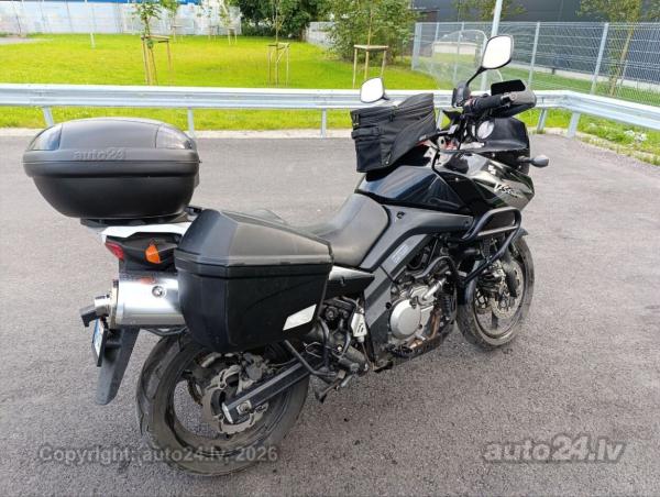 Black Suzuki V-Strom 650 2005 in Tallinn, with an engine capacity of 0.65 L and mileage of 40 thousand km for 3500 €, photo 2 on AUTOMOTO.COM.LV