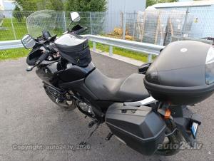 Black Suzuki V-Strom 650 2005 in Tallinn, with an engine capacity of 0.65 L and mileage of 40 thousand km for 3500 €, photo 3 on AUTOMOTO.COM.LV