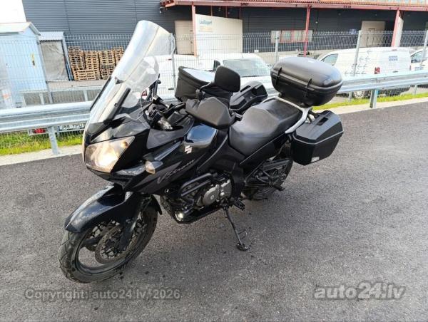 Black Suzuki V-Strom 650 2005 in Tallinn, with an engine capacity of 0.65 L and mileage of 40 thousand km for 3500 €, photo 4 on AUTOMOTO.COM.LV