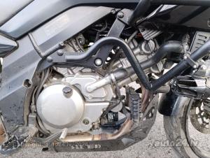 Black Suzuki V-Strom 650 2005 in Tallinn, with an engine capacity of 0.65 L and mileage of 40 thousand km for 3500 €, photo 5 on AUTOMOTO.COM.LV