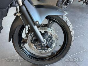 Melns Suzuki V-Strom 650 2006 Tallina, ar dzinēja tilpumu 0.65 L un nobraukumu 65 tūkst. km par 2590 €, foto 7 vietnē AUTOMOTO.COM.LV