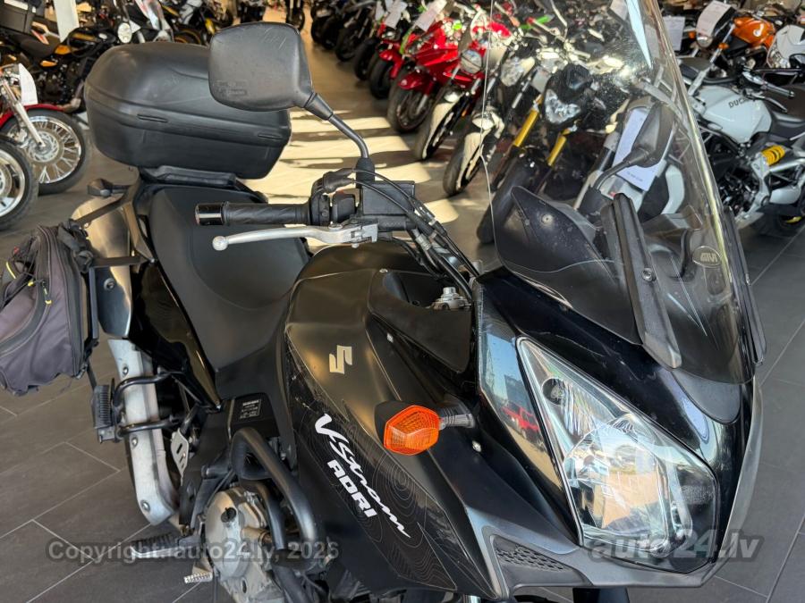Melns Suzuki V-Strom 650 2006 Tallina, ar dzinēja tilpumu 0.65 L un nobraukumu 65 tūkst. km par 2590 €, foto 8 vietnē AUTOMOTO.COM.LV