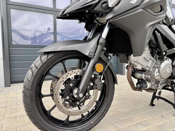 Черный Сузуки V-Strom 650 2019 в Клайпеда, объемом двигателя 6.50 л и пробегом 7 тыс. км за 6200 €, фото 4 на AUTOMOTO.COM.LV