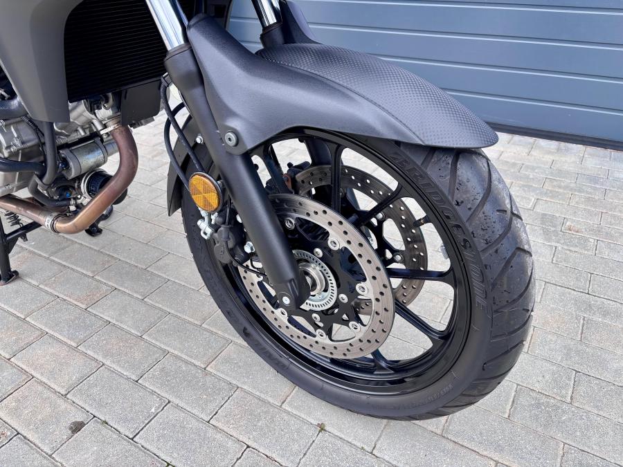 Melns Suzuki V-Strom 650 2019 Klaipėda, ar dzinēja tilpumu 6.50 L un nobraukumu 7 tūkst. km par 6200 €, foto 18 vietnē AUTOMOTO.COM.LV